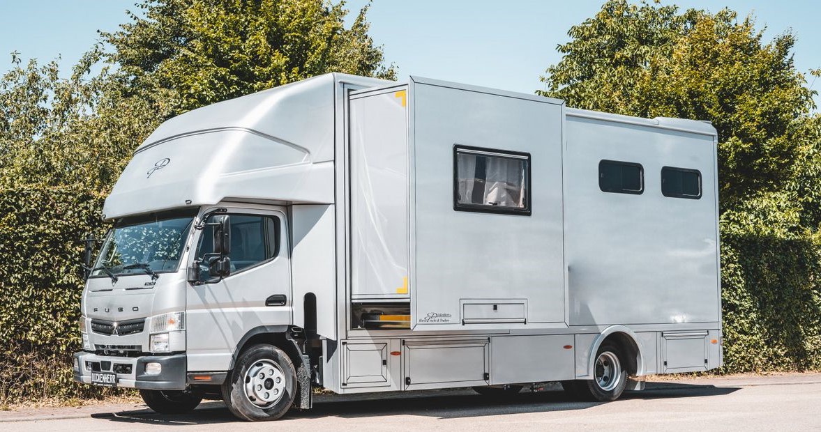 LKW mit Aufbau, Mitsubishi, Fuso Canter 9C18