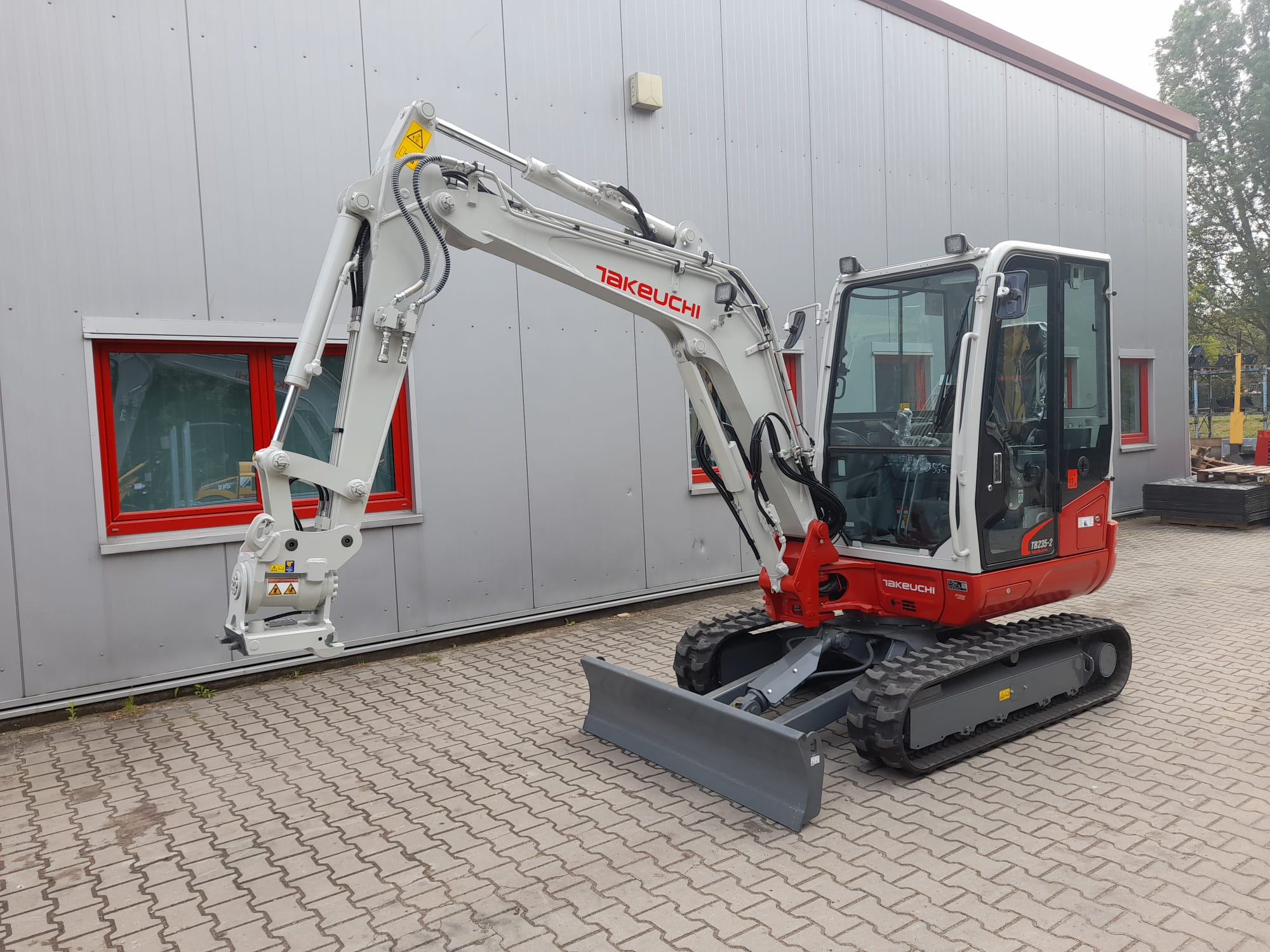 Takeuchi, TB235-2
